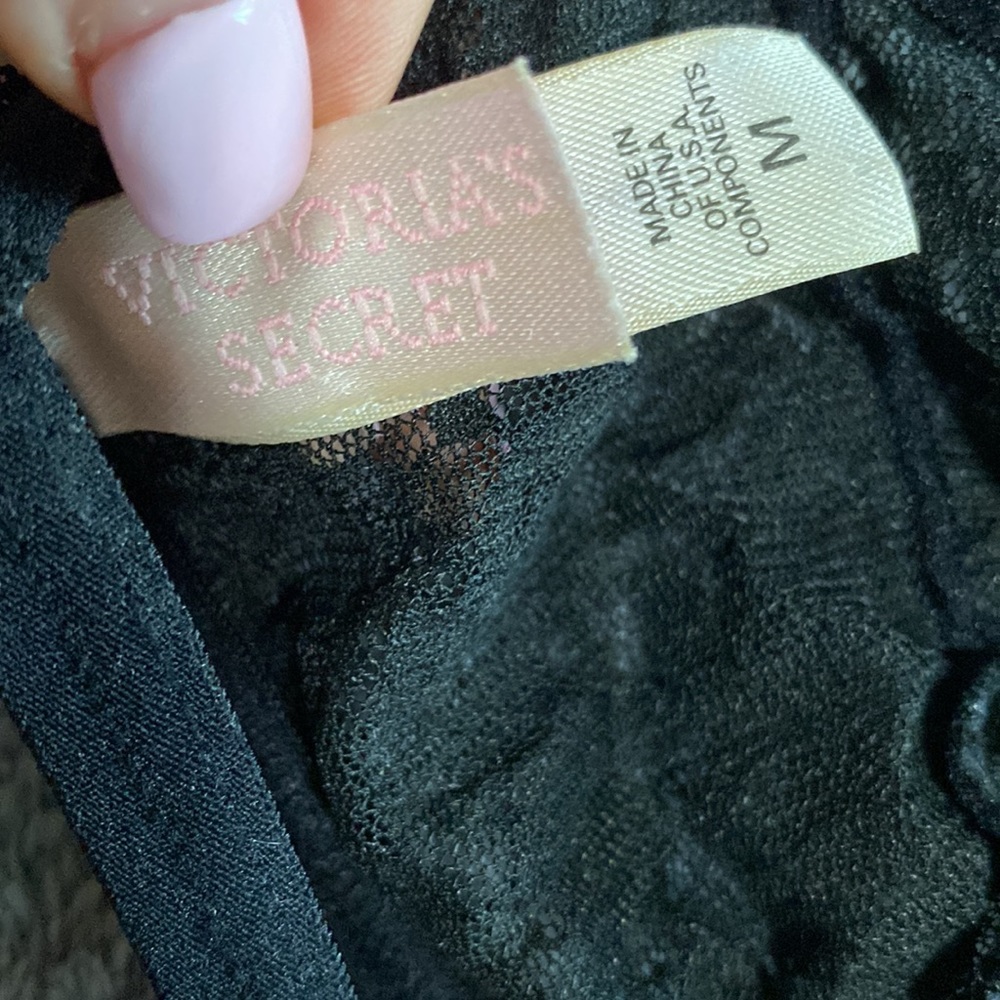 Vintage 1999 Victoria’s Secret Black Lace Bra | Size M - Gem